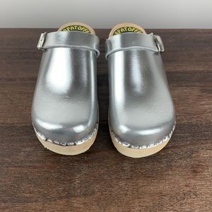 Torpatoffeln | Shoes | Torpatoffeln Swedish Clogs Silver 29 Eur2 Us ...